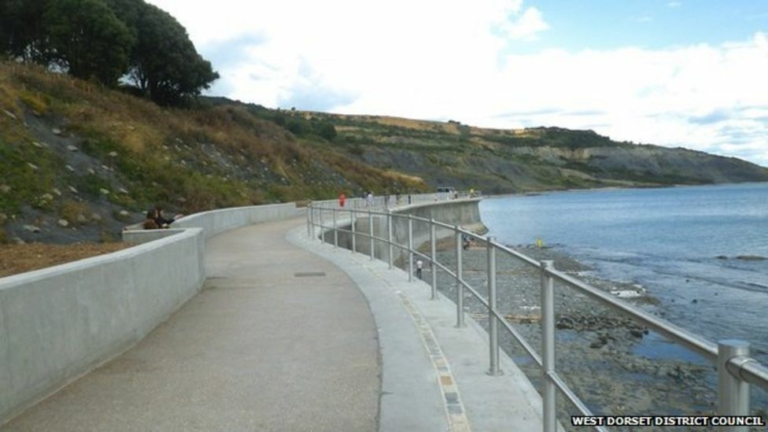 Lyme Regis Case Study of Coastal Management - Internet Geography
